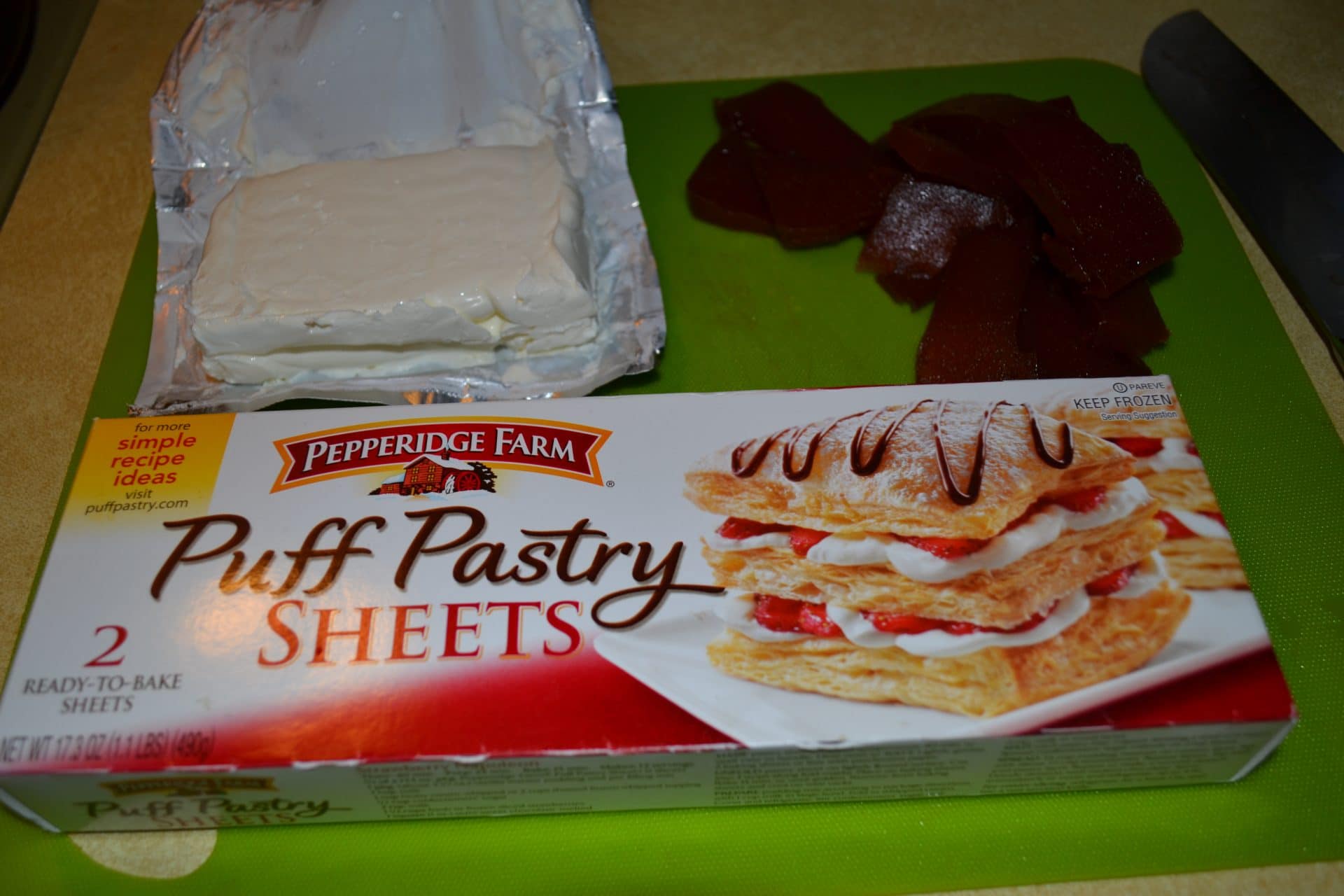 Pastelitos De Guayaba Y Queso (Guava and Cheese Puff Pastries) - Delish ...