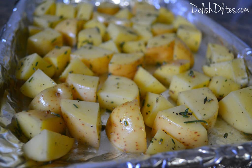 Roasted Garlic, Rosemary & Thyme Potatoes - Delish D'Lites