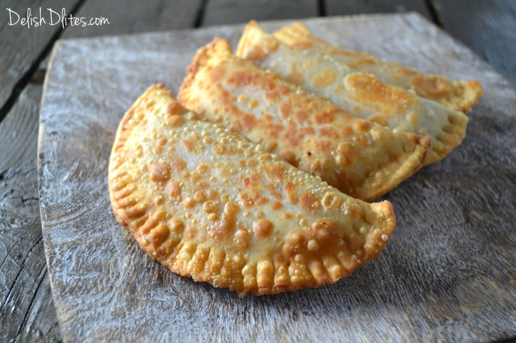 Pizza Empanadas (Empanadillas De Pizza) - Delish D'Lites