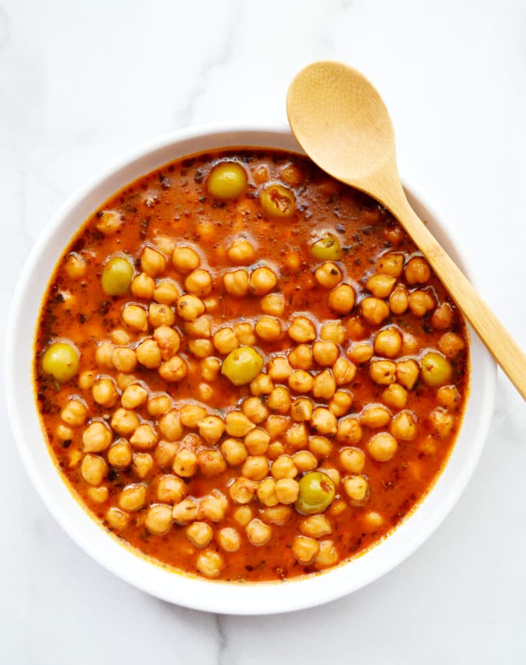 Garbanzos Guisados (Puerto Rican Stewed Chickpeas) - Delish D'Lites