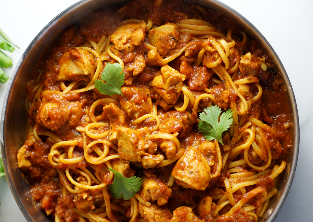 Puerto Rican Spaghetti with Chicken (Spaghetti Con Pollo) - Delish D'Lites