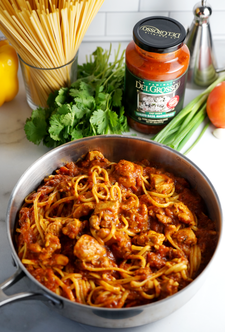 Puerto Rican Spaghetti with Chicken (Spaghetti Con Pollo) - Delish D'Lites